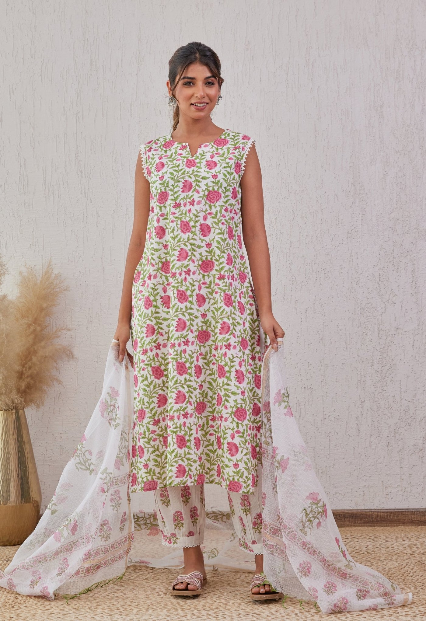 White Hand Block Printed Kurta set With Doriya Dupatta