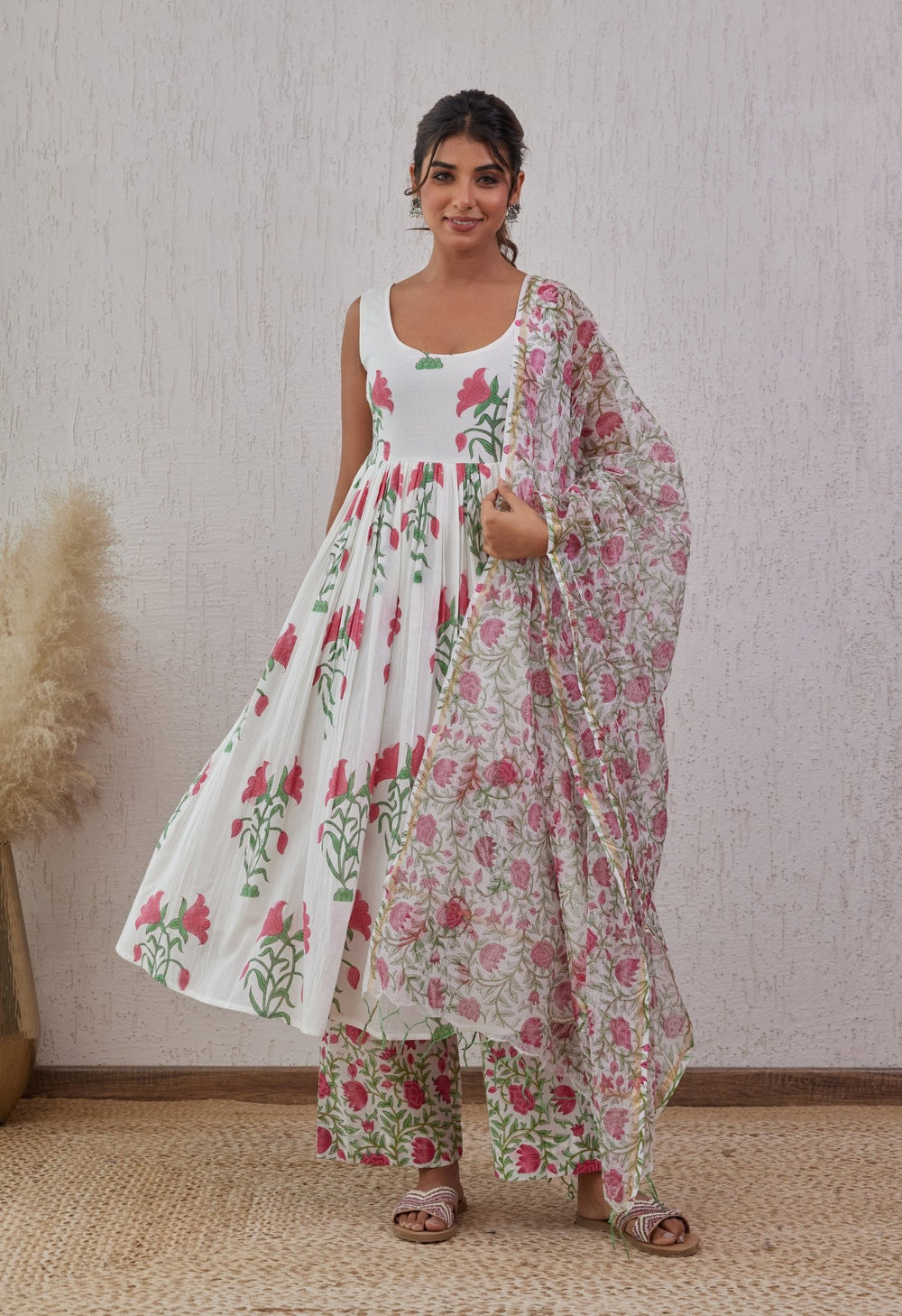 WHITE HAND BLOCK PRINTED KURTA SET WITH DUPATTA